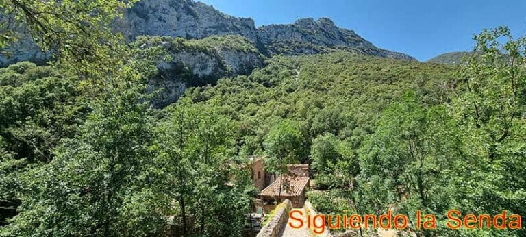 Ruta de Sadernes a Sant Aniol d'Aguja y el Gorg Blau + Mapa